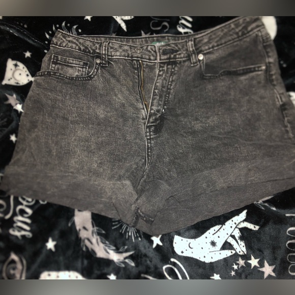 wild fable | Shorts | Size R Wild Fable Super High Rise Rolled Cuffed ...